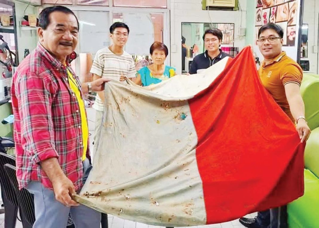 REVOLUTIONARY SYMBOL: 127-year-old flag in Antique eyed as national ...