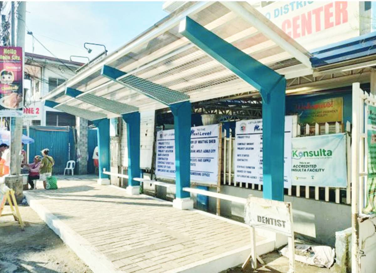 Waiting shed cost stirs debate over city hall transparency