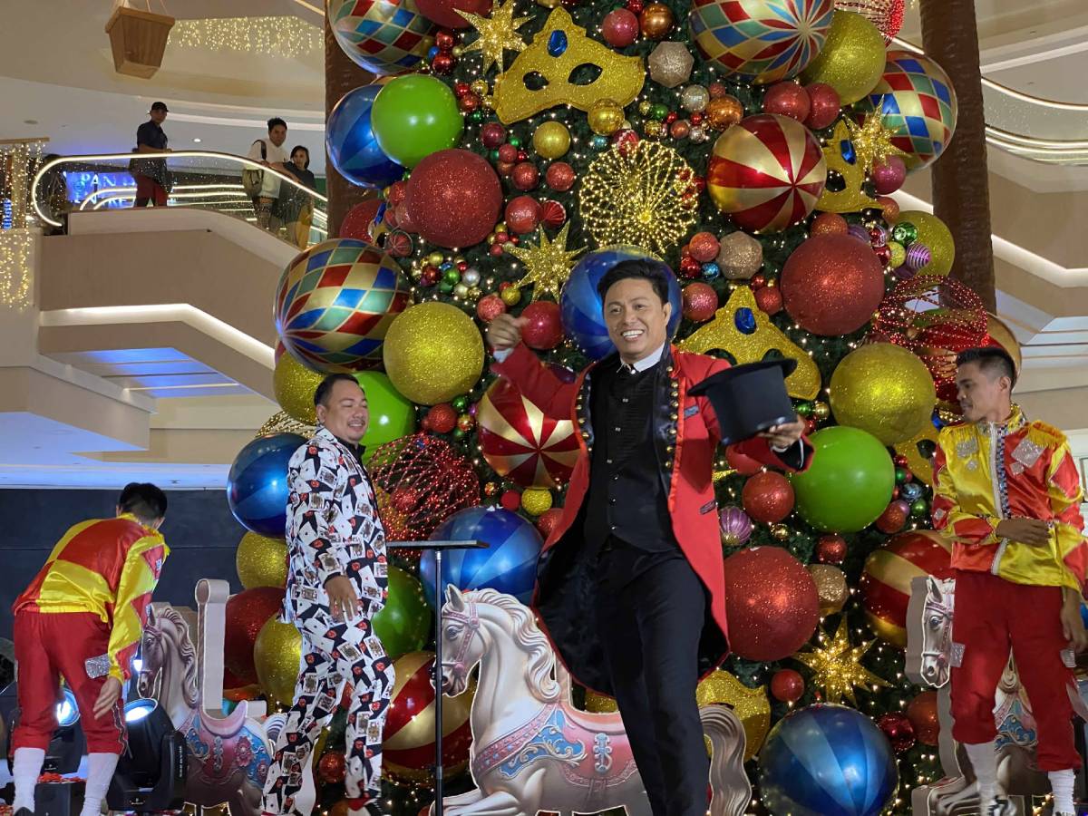 Festive Walk Iloilo’s Magical Holiday Circus Shines with Light and Joy
