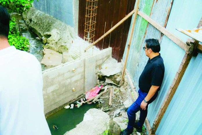 Bacolod mayor orders halt to illegal fence construction