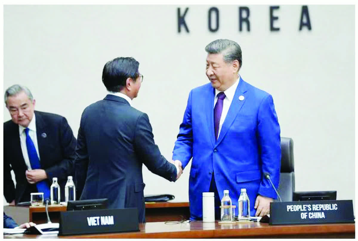 Marcos encounters Xi at APEC, calls it ‘simple courtesy’
