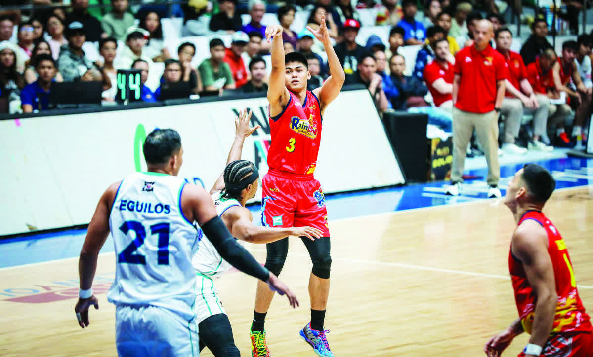 Mamuyac’s heroics lift Painters to solo PBA PH Cup lead