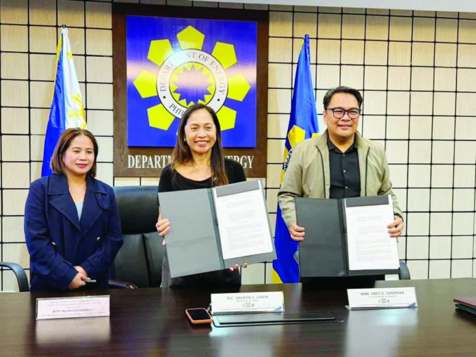 Bacolod inks MOA with DOE on renewable energy, WTE projects