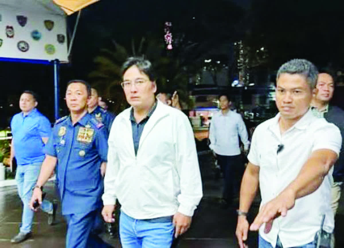 Ex-senator Revilla surrenders after issuance of arrest warrant