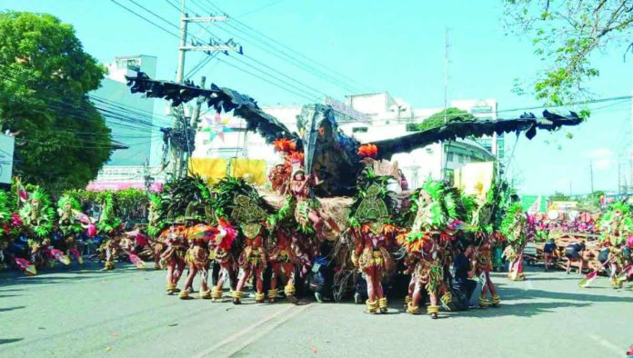 NO LIMITS, BIGGER SHOW: Dinagyang Festival organizers scrap prop size ...