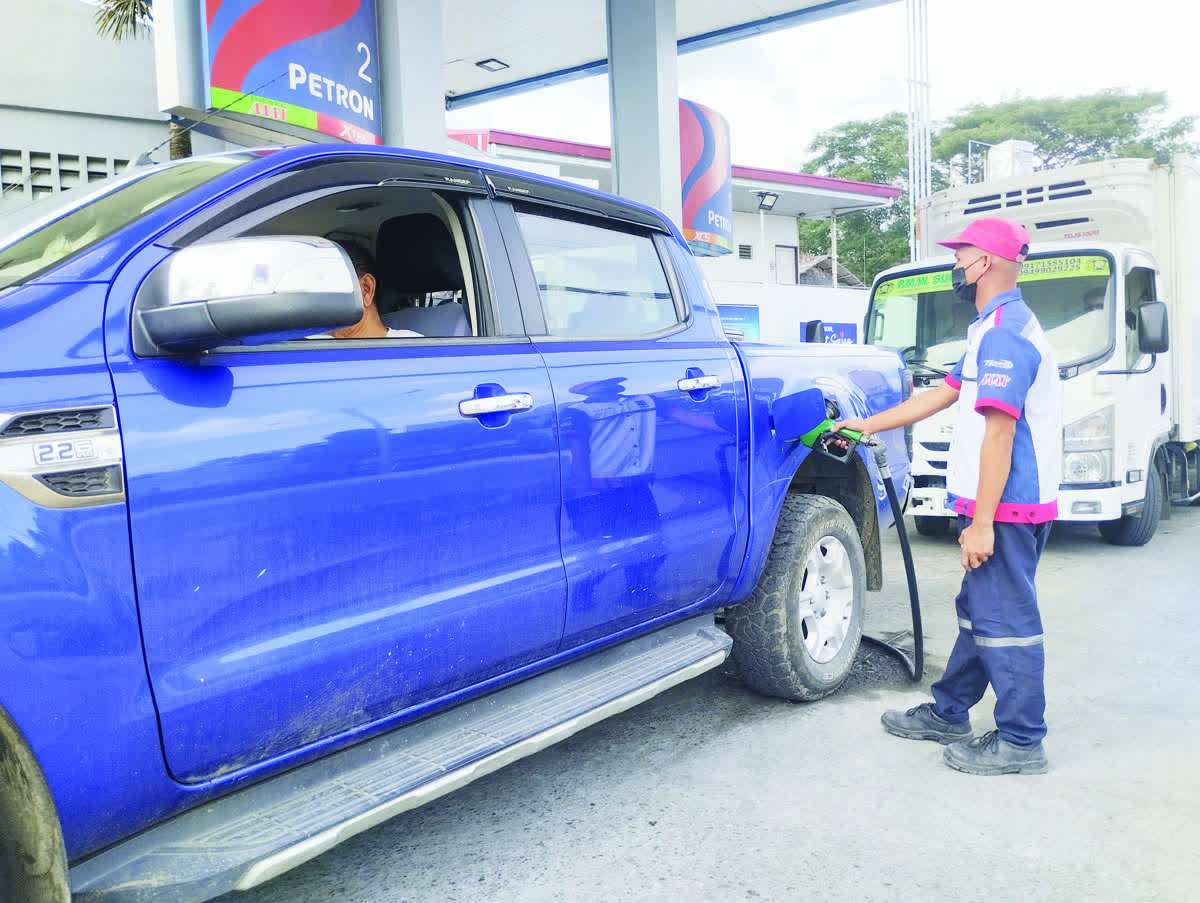 Oil prices climb; diesel up for 3rd straight week