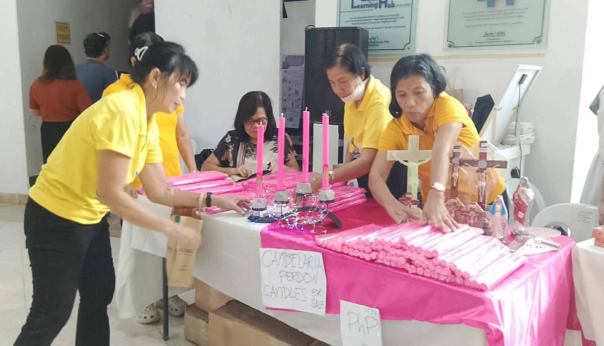 Novena masses, sale of ‘perdon’ candles mark Jaro’s Candelaria fiesta ...