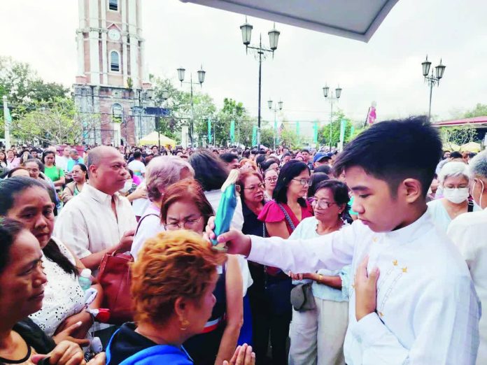 Church warns faithful vs ritualism; Candelaria fiesta draws thousands