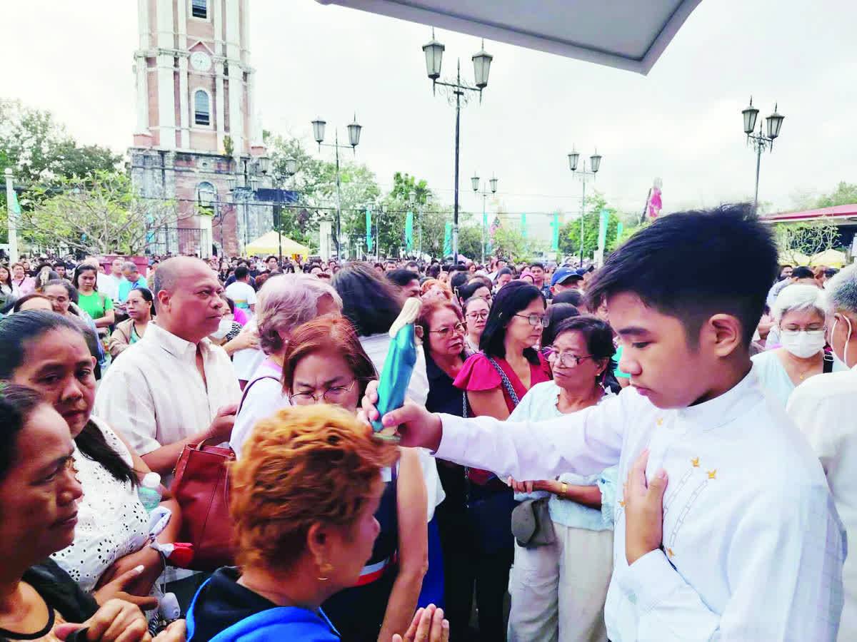Church warns faithful vs ritualism; Candelaria fiesta draws thousands